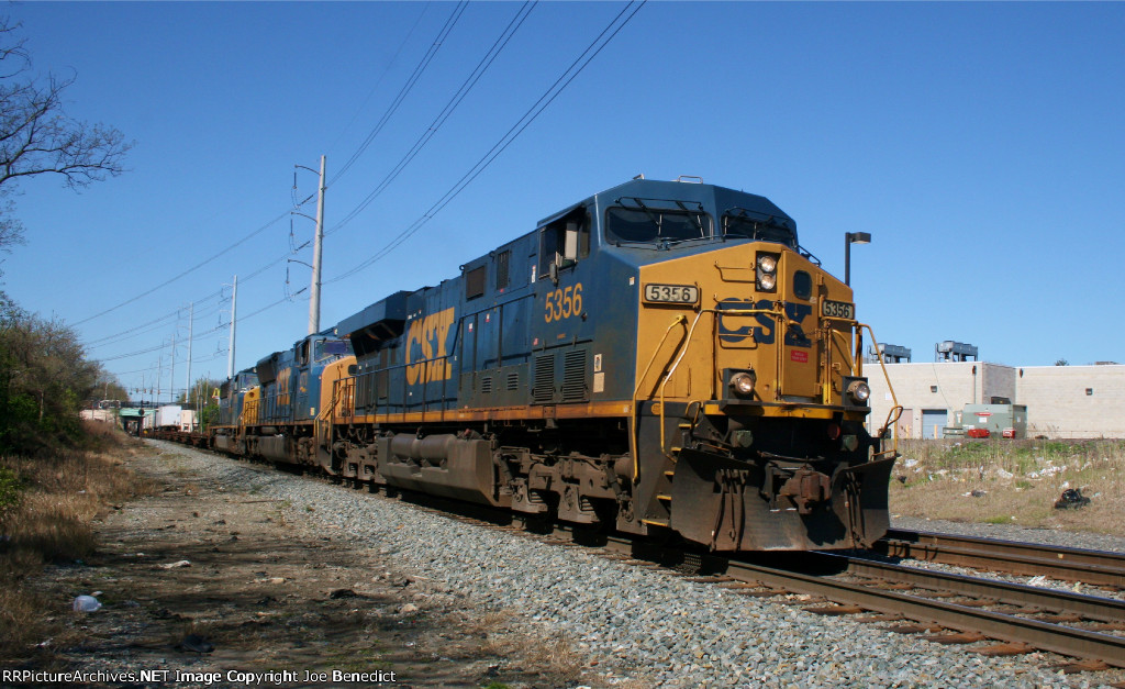 CSX 5356 on 032